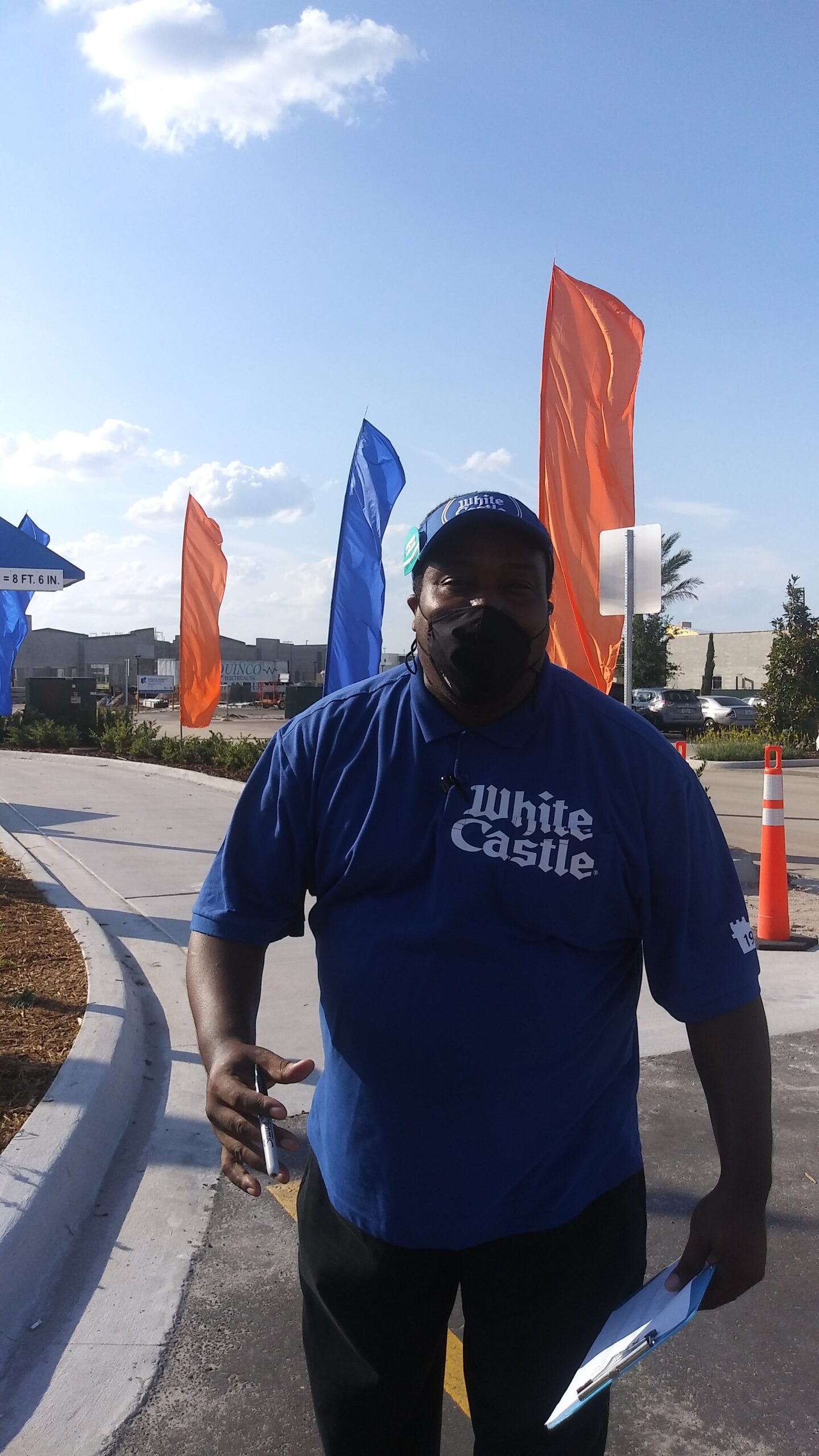 White Castle open, brings crowds to eat world famous 100 year old ...